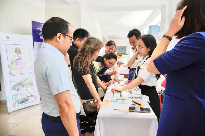 Hoạt động Hue-UMP | Hội nghị Tâm thần học Cố Đô mở rộng: “Cập nhật chẩn đoán và những tiến bộ ...